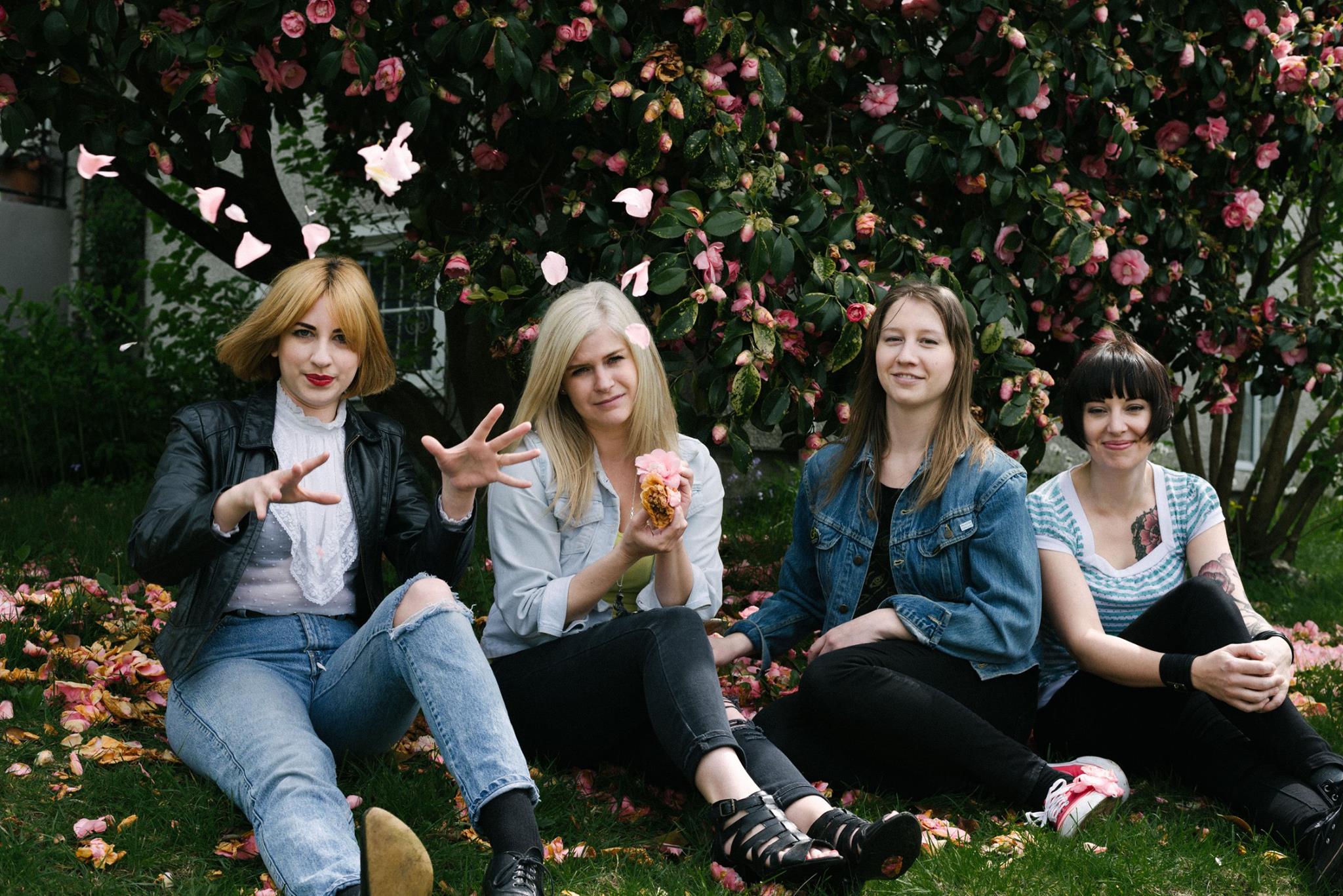 Meet a MASSiF Band: Glad Rags – MASSiF Music